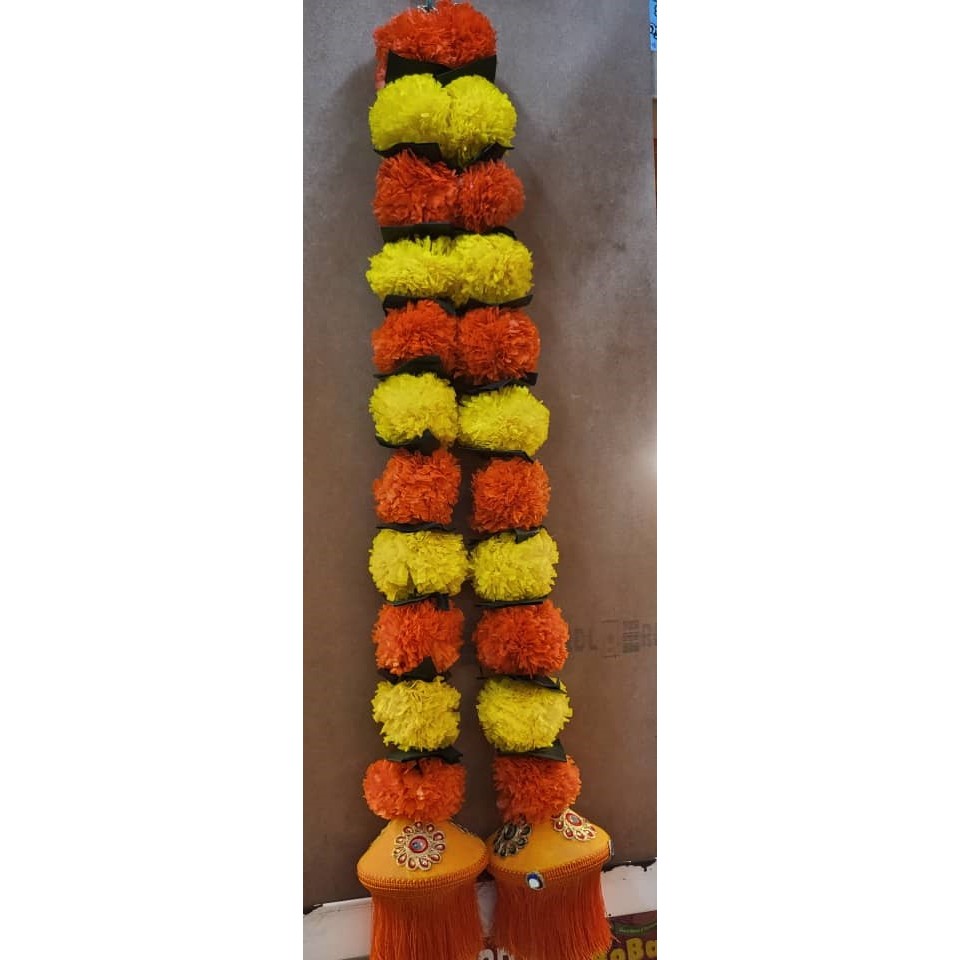 MEGA SIZED MARIGOLD GARLAND WITH JUMMER ATTACH AT THE BOTTOM/ WEDDING ...