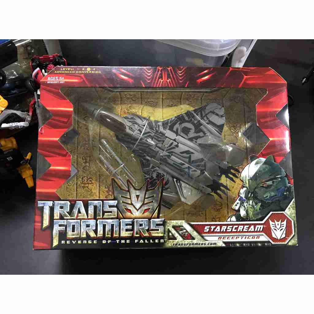 NEW old stock Hasbro Transformers ROTF Voyager class Starscream ...