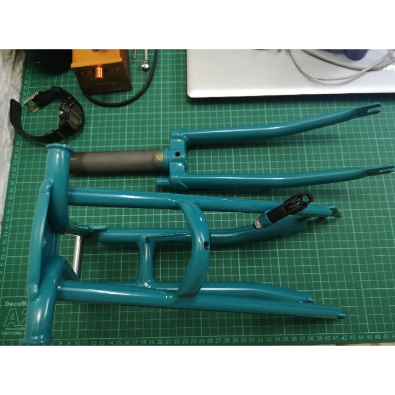 Original Brompton front fork and rear triangle frame taken with spindle ...