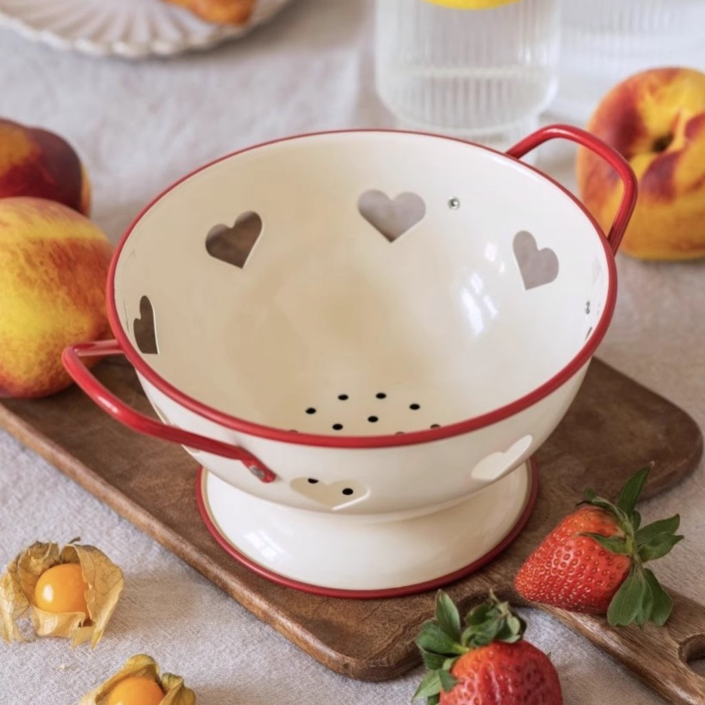 Country Style Metal Colander With Handle - Heart Shape (Pink / Red ...