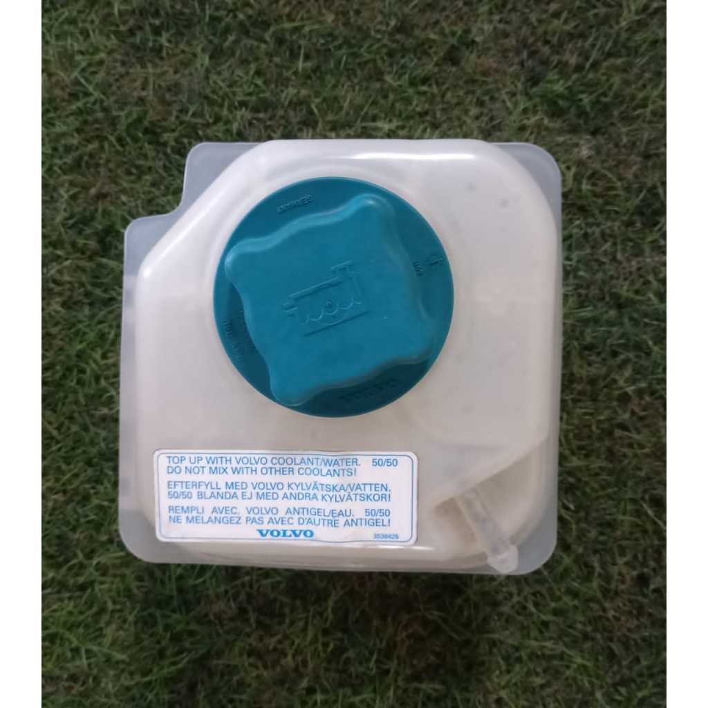 Volvo 850/S70/V70 Coolant Spare Tank with Cap (Expansion Tank) | Shopee ...