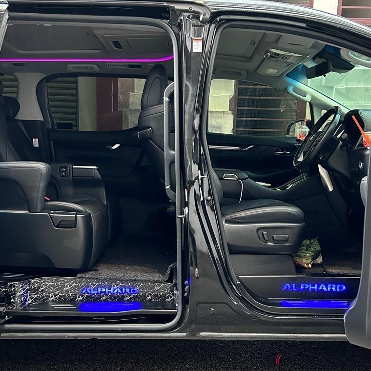 Toyota Alphard Black Carboon Side Steps | Shopee Malaysia