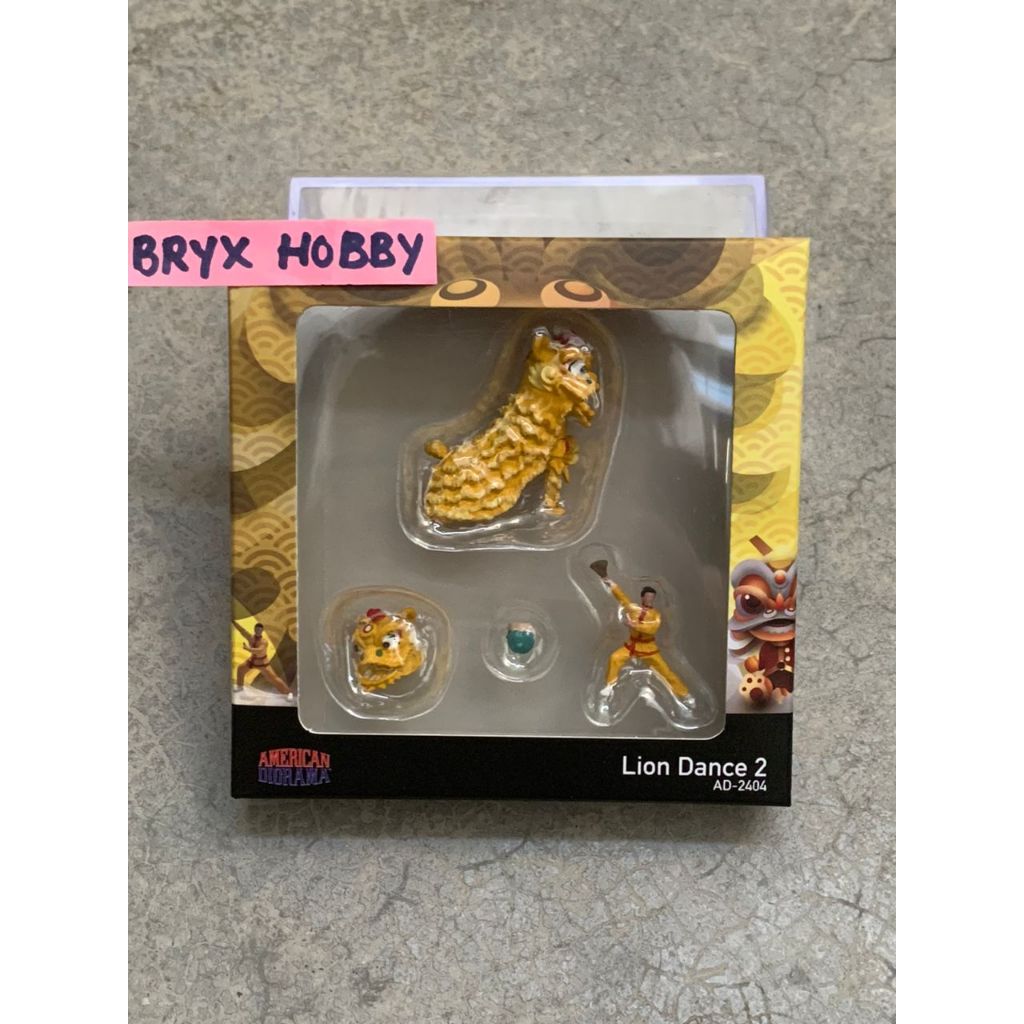 American Diorama Dragon Dance 2 Figures Set #AD-2404 Yellow (1:64 ...