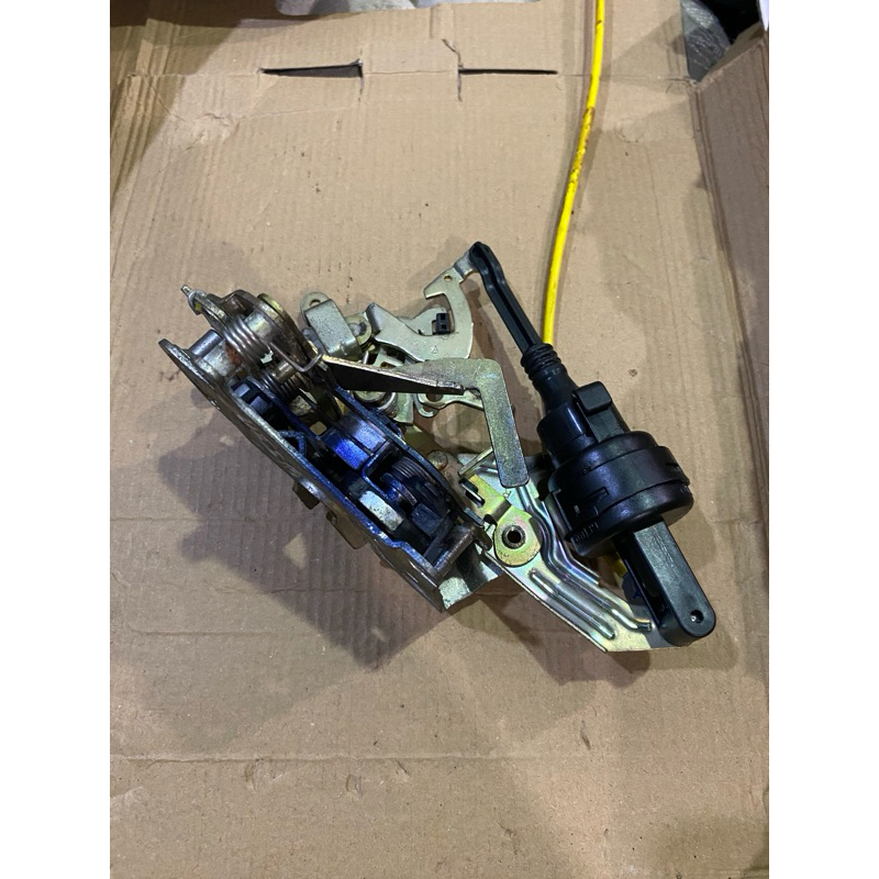 Mercedes Benz W202/210 rear door lock Lh | Shopee Malaysia