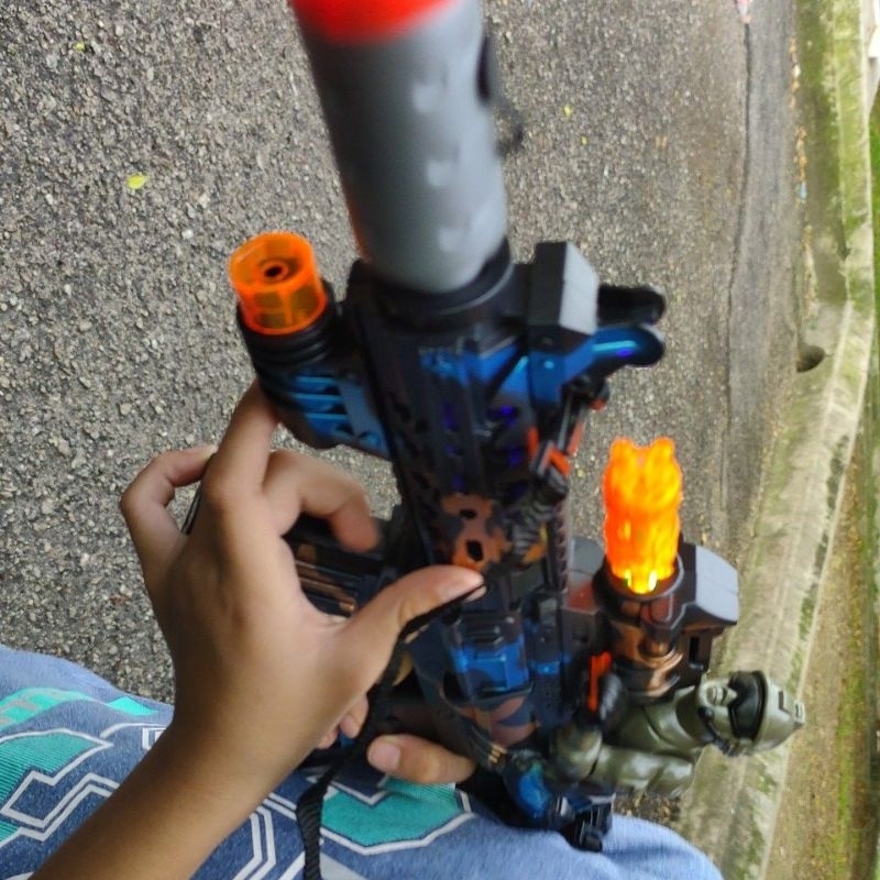 senapang mainan terbaru menggunakan betri Dan ada bunyi lampu serta ...