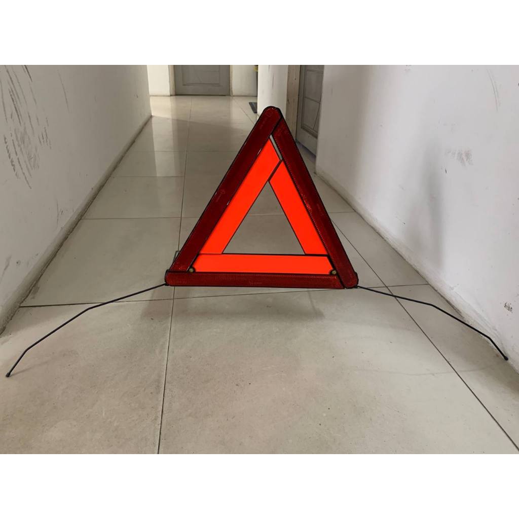 TRIANGLE EMERGENCY STANDEE REFLECTOR | Shopee Malaysia