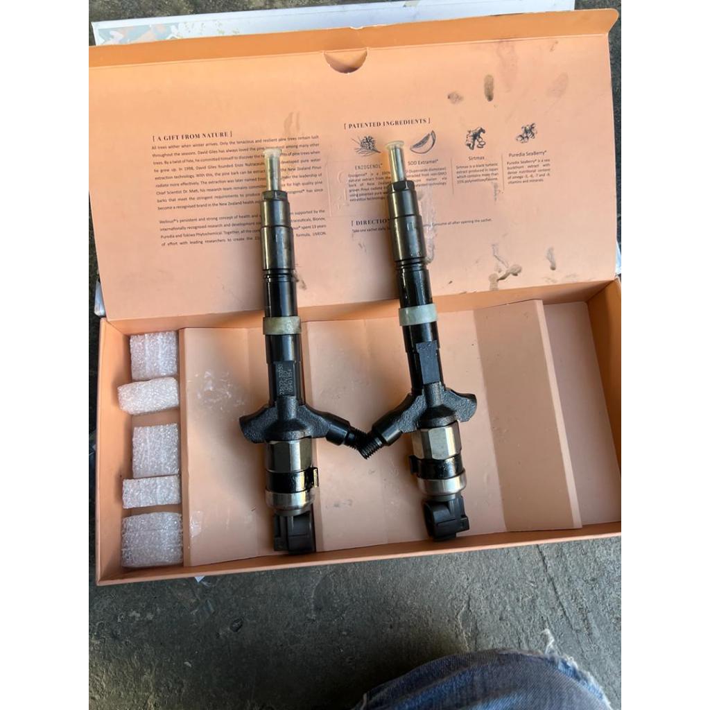 Original SR hilux KDN165 KDN190 Four pin injector nozzle 2kd ...