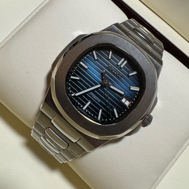 Seiko Mod - 40mm Blue Dial Fade Custom Seiko Nautilus NH35 Automatic ...