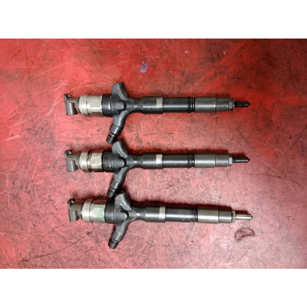 TOYOTA HILUX 2KD KUN25 FUEL INJECTOR ORIGINAL HALF CUT | Shopee Malaysia