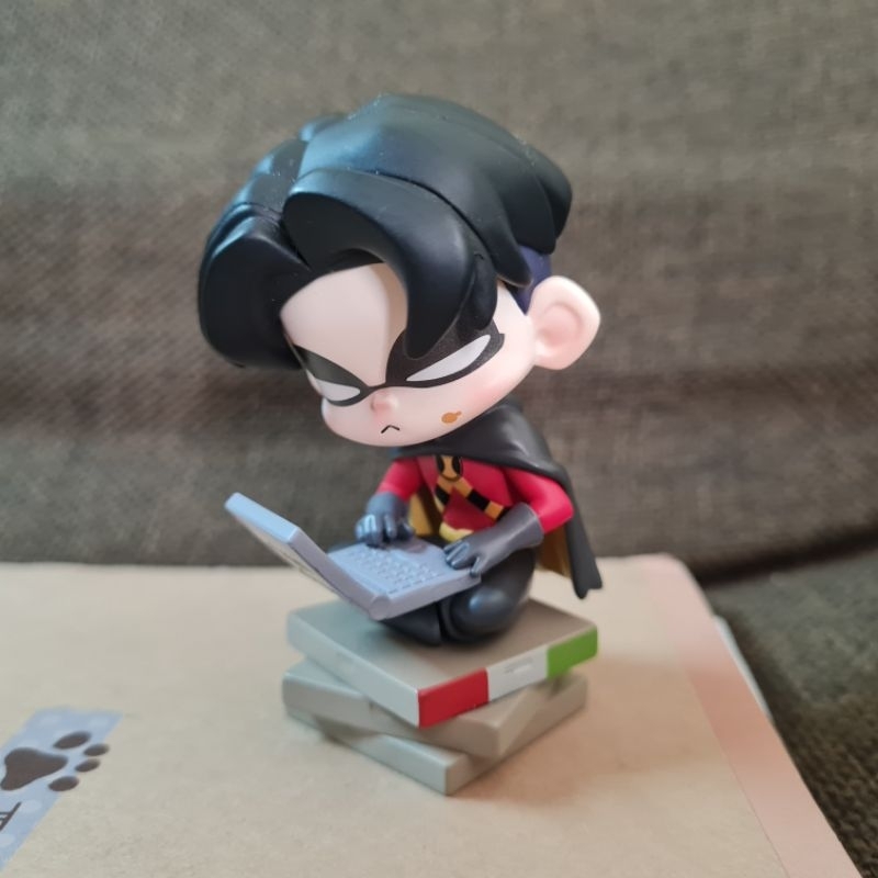 Genuine OFFICIAL Pop Mart DC Gotham CITY- Tim Drake / Red Robin (With card) | Shopee Malaysia