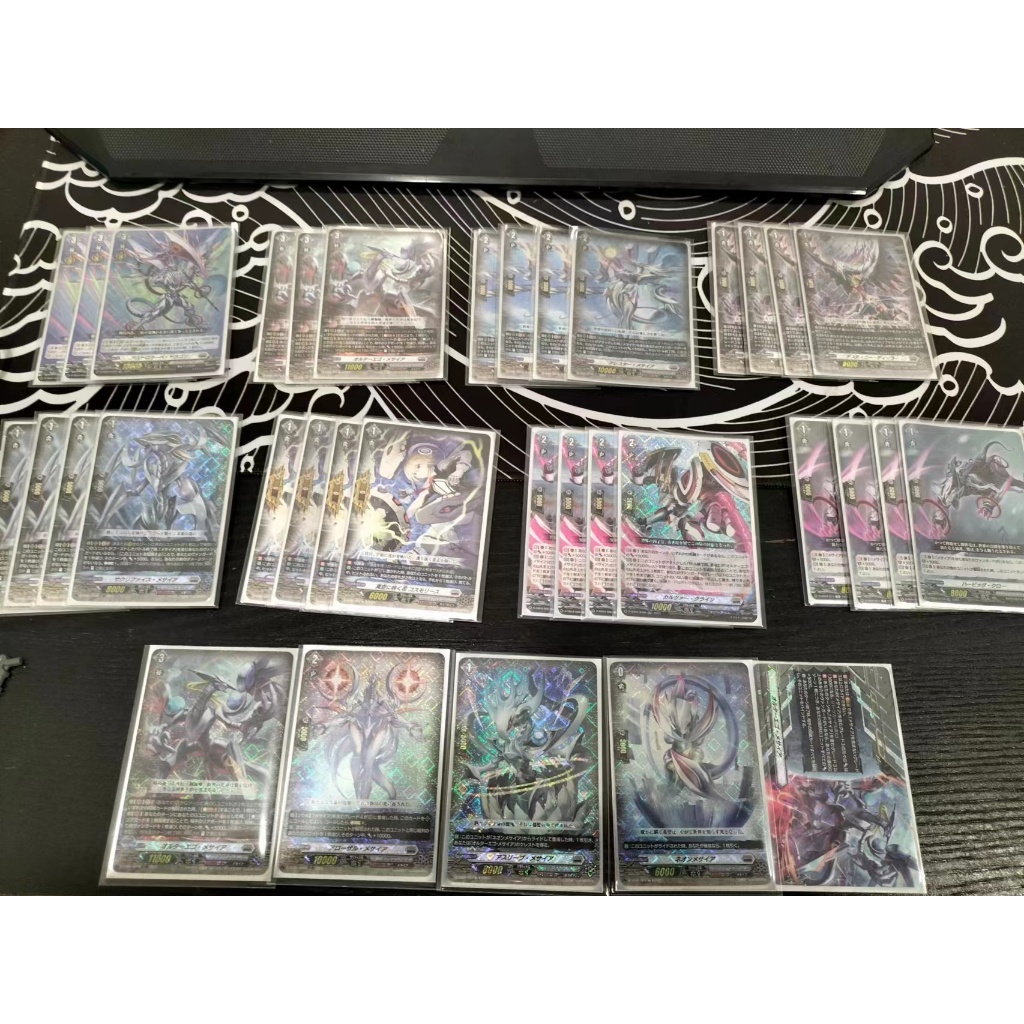 VG-D-SS04 Messiah Strike Deck Set+ Extra Cards (included deck storage+sleeves+double sleeves if ...