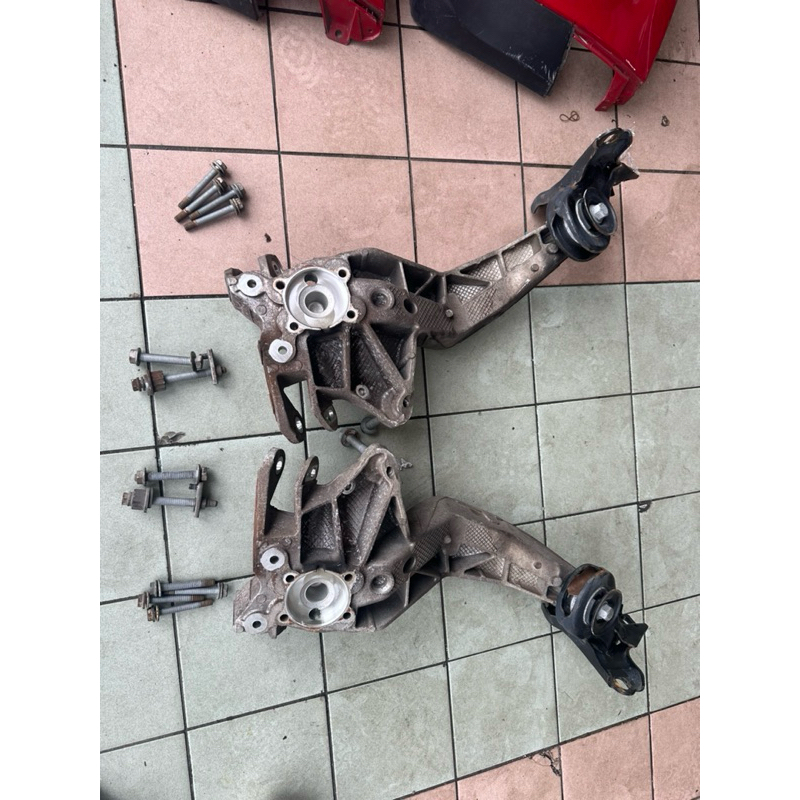 Mini cooper s r56 r55 rear alluminium cast trailing arm upgrade to r53 ...