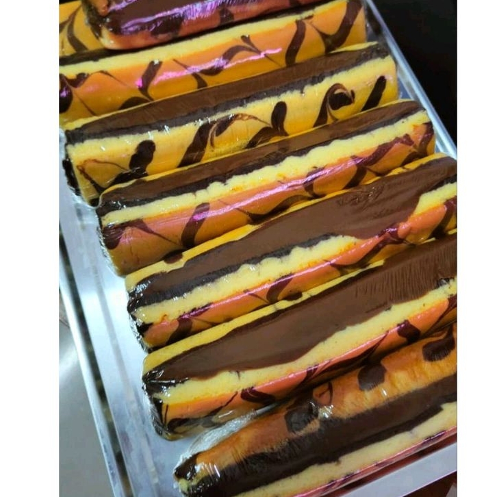 KEK TAPAK KUDA 10 INCHI HOMEMADE BY MAISARAH BAKERY | Shopee Malaysia