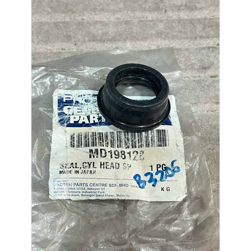 Original Proton Wira Old Perdana SEAL,CYLINDER HEAD SPARK PLUG GUIDE ...