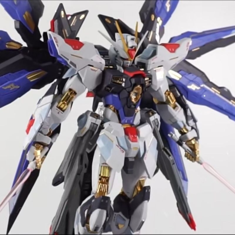 Muscle Bear / MK Metal Build - Strike Freedom Gundam with Wings of ...