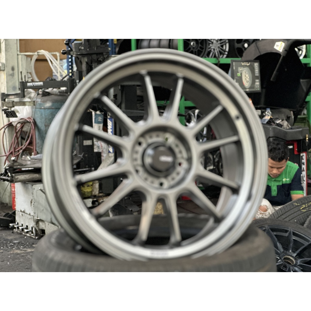 NEW 18X8.5J Konig Hypergram Rim (set of 4) 5X112 GM for Golf MK6 MK7 ...