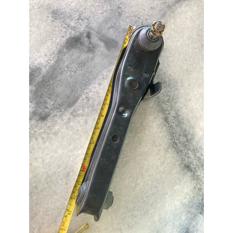 TOYOTA COROLLA KE30 LOWER ARM RIGHT | Shopee Malaysia