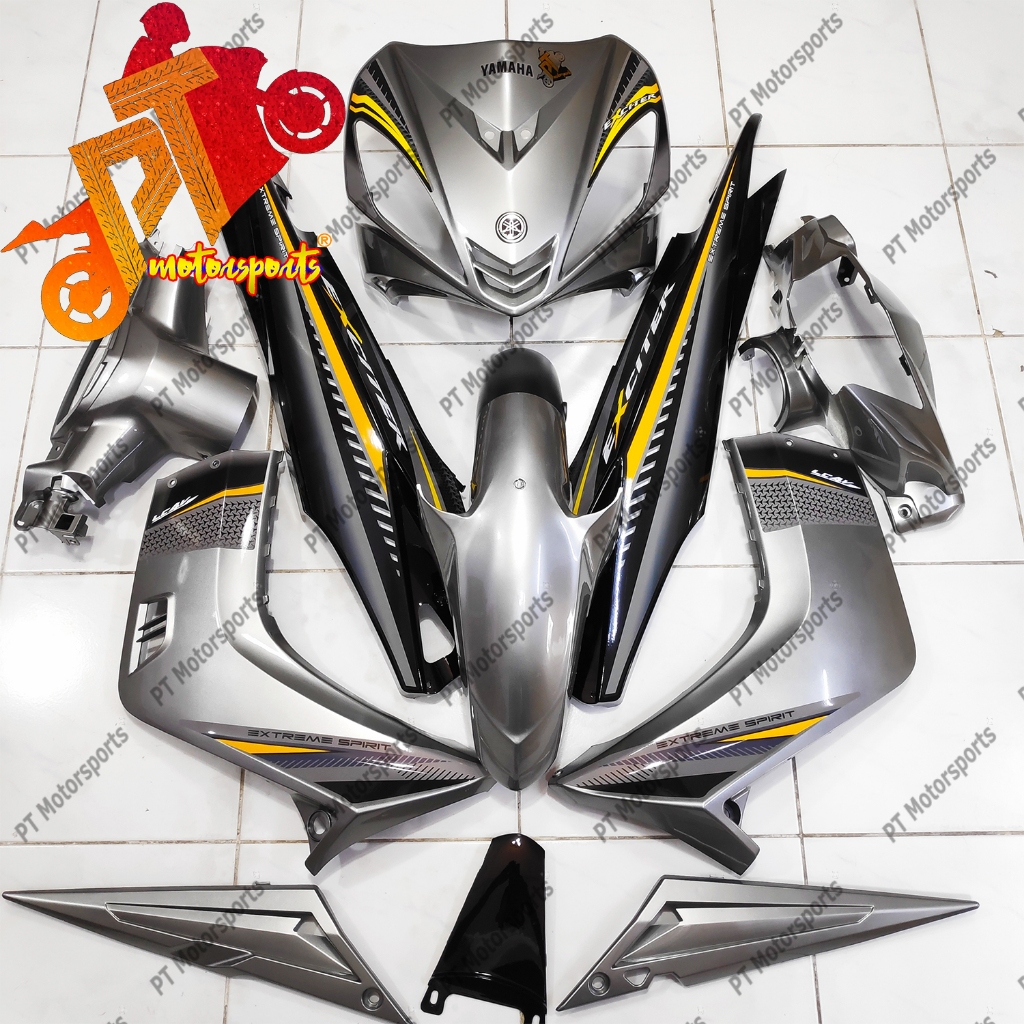 Yamaha LC 135 V1 Coverset Lc 135 Bodyset Set Black Silver Exciter RC Gp ...