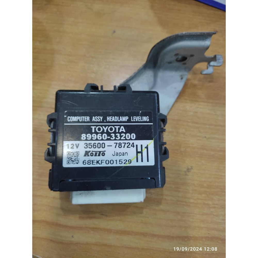 Ty Camry ACV40 Head Lamp Leveling ECU 89960-33200 (Used) | Shopee Malaysia
