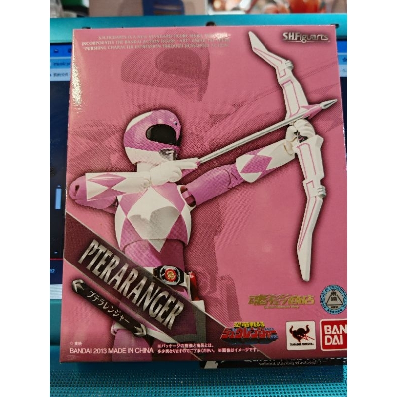 S.H. Figuarts Mighty Morphin Power Rangers Pink Ranger Bandai Kimberly ...