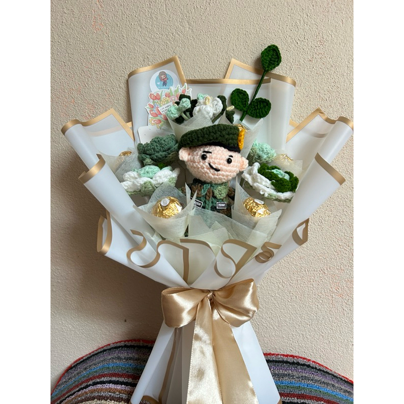 Crochet Doll Askar / polis Bouquet with Ferrero | Shopee Malaysia