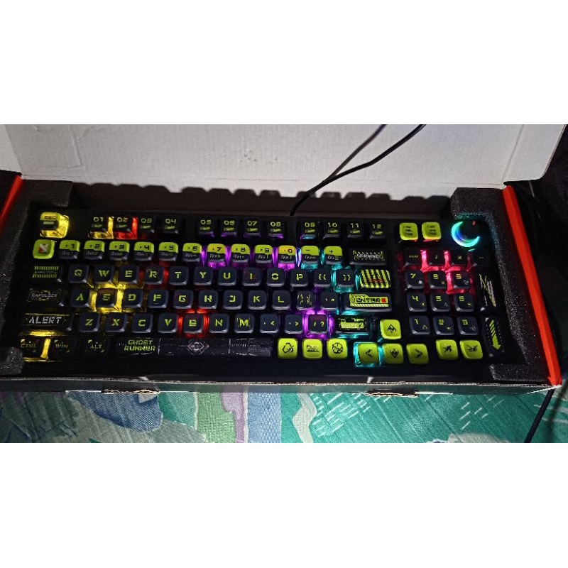 KA981 Mechanical Keyboard + Sci Fi Key Cap + Switchable Key Cap ...