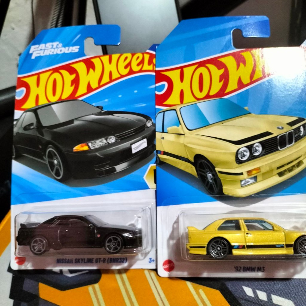 Hotwheels original mattel combo Nissan Skyline R33 & BMW | Shopee Malaysia