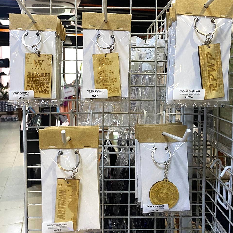 [NEW ITEMS] Rare Nation Keychain - Engraved Wooden - Ini Baru Rare ...