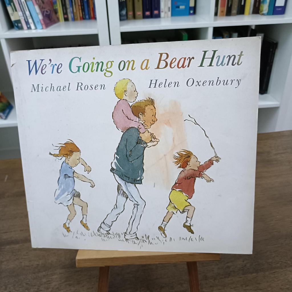 We're Going on a Bear Hunt - Michael Rosen | Shopee Malaysia