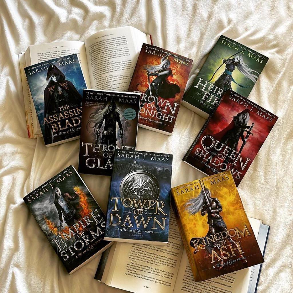 Throne Of Glass Series Collection 8-Book Set by Sarah J. Maas Paperback ...