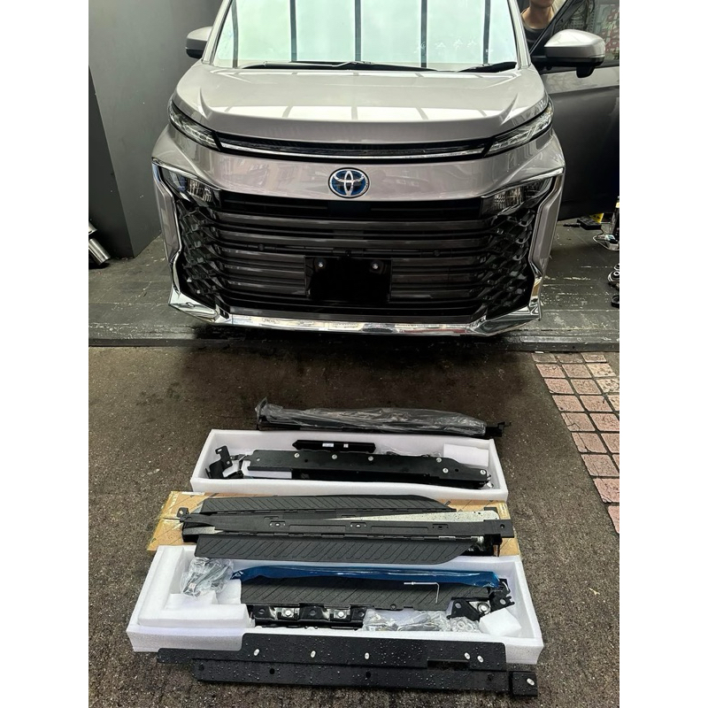 Toyota Noah Voxy 2023 2024 2025 2026 90 Series auto deployed foot door ...