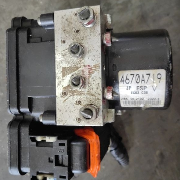 MITSUBISHI LANCER ABS PUMP 06.2109-6034.3 COMPLETE WITH SOCKET 4670A719 ...