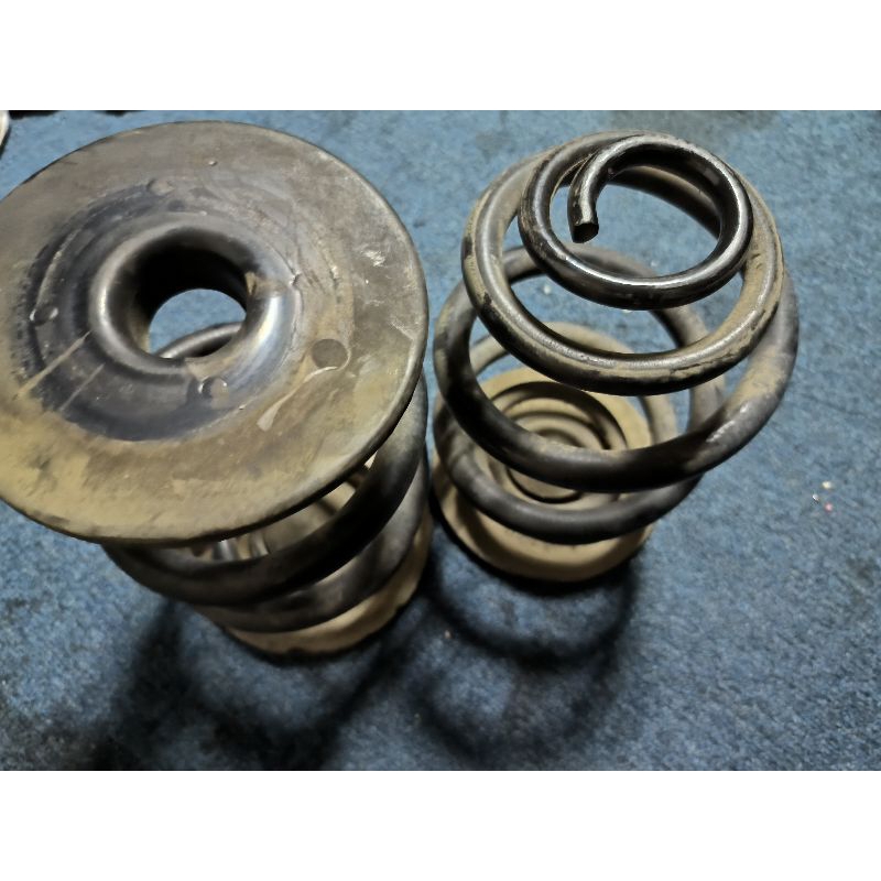 BMW E46 Rear Spring Suspension (2pcs) | Shopee Malaysia