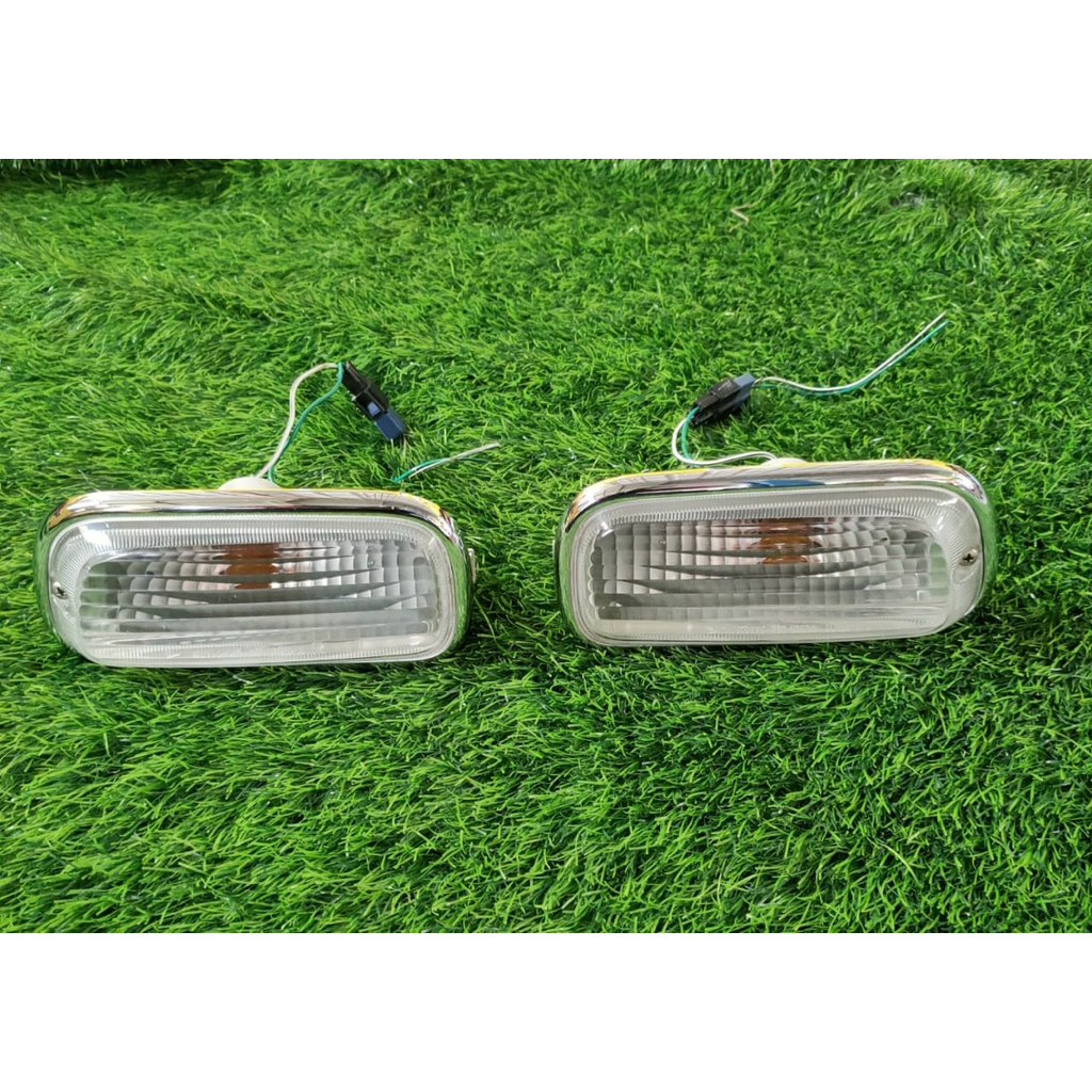 Daihatsu Gino L700 Front Bumper Signal Light | Shopee Malaysia