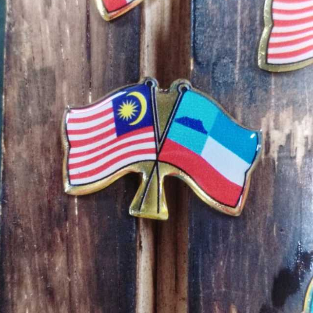 COLLAR PIN MALAYSIA AND SABAR GOLD FLAG | Shopee Malaysia