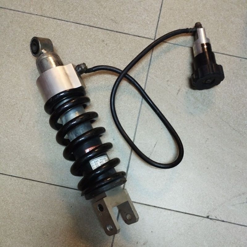 Honda ST1300 monoshock / rear suspension absorber original Honda Japan ...