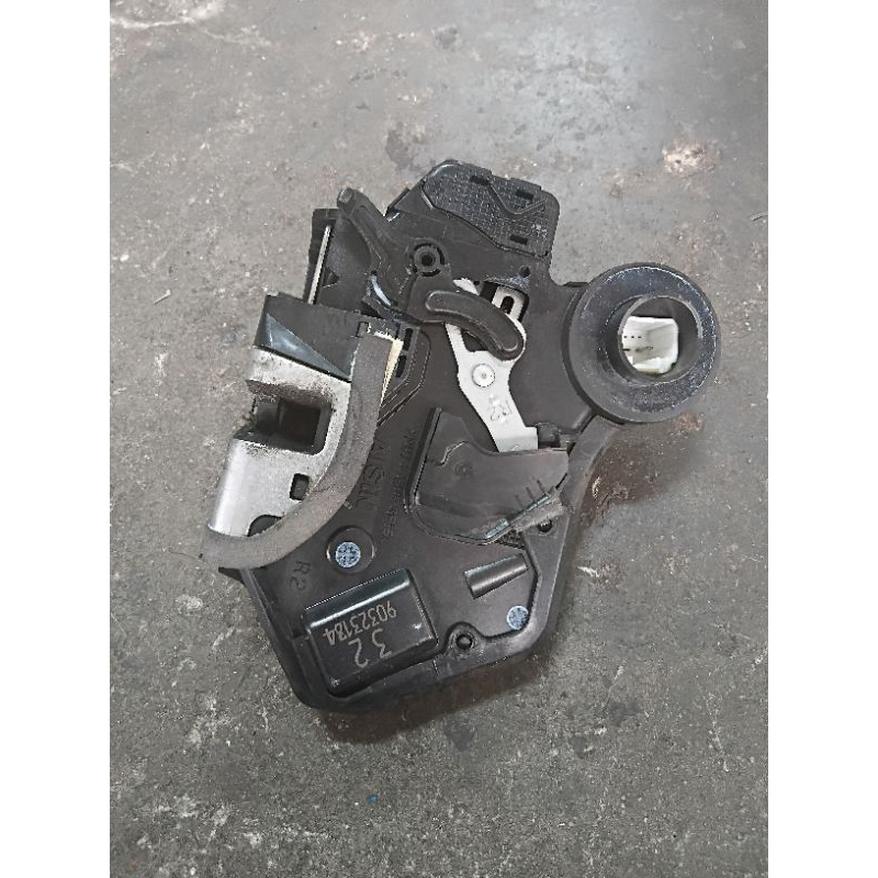 centre lock passo myvi 1st model | Shopee Malaysia