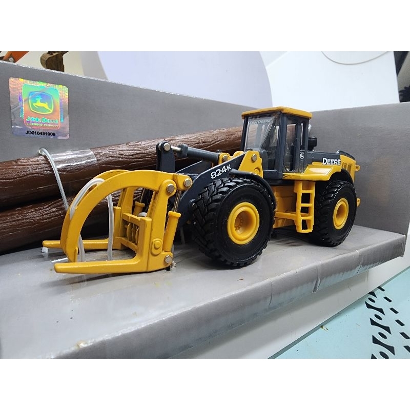 1/50 Deere Log Loader diecast with box 🇲🇾 | Shopee Malaysia
