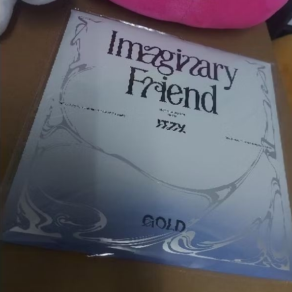 ITZY Gold special edition album Imaginary Friend | Shopee Malaysia