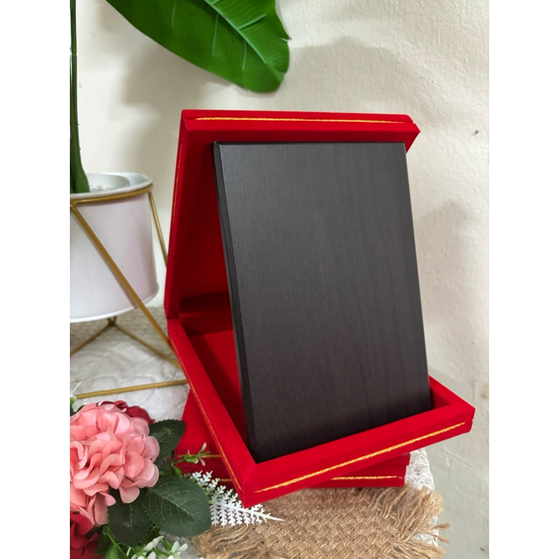 Kotak Baldu plaque / Red velvet box awards plaque | Shopee Malaysia