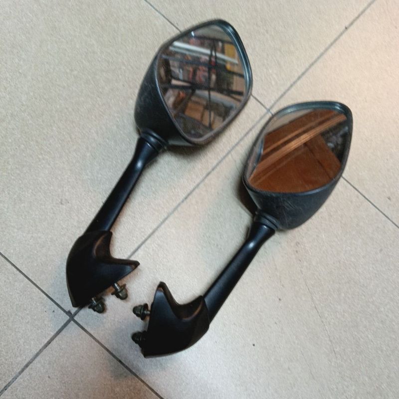 Yamaha R1 2004 - 2006 cermin sisi / side mirror genuine Yamaha Japan ...