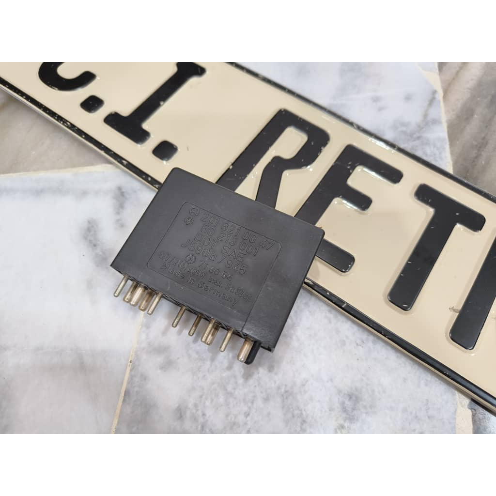 W124 W201 190E R129 WIPER TURN SIGNAL INDICATOR FLASHER CONTROL RELAY ...