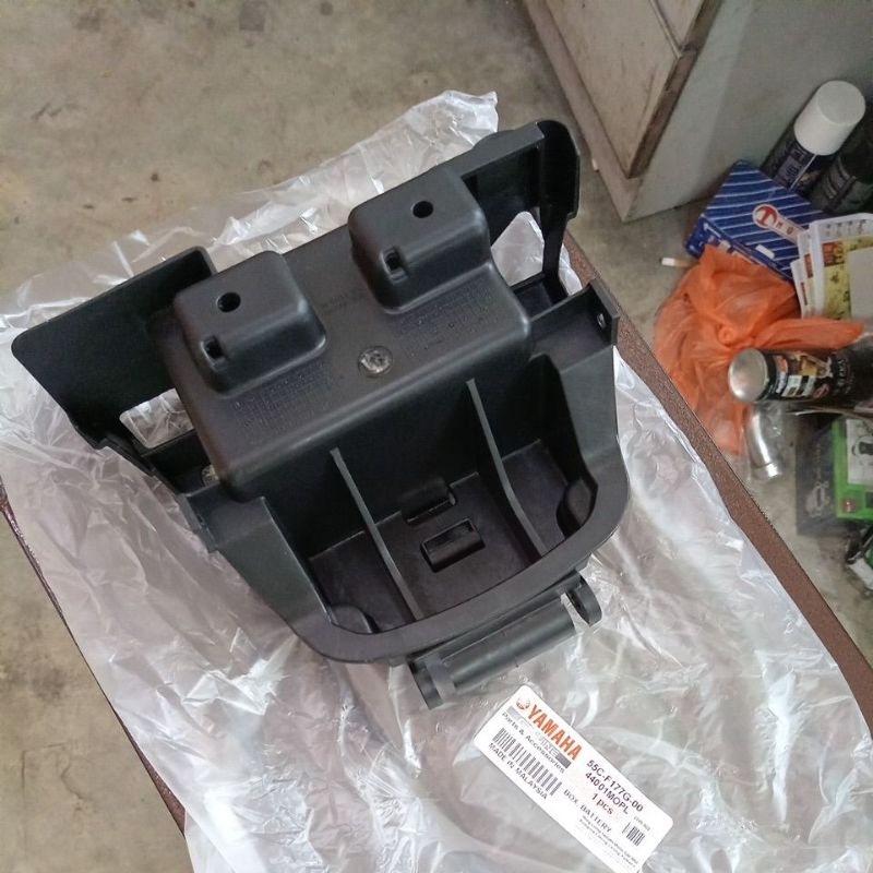 LC135 NEW BATTERY BOX COVER ORIGINAL YAMAHA 55C | Shopee Malaysia
