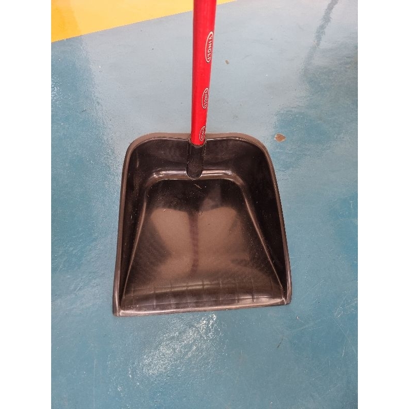 Penyodok Sampah Budget PVC / Handle Kayu Set. Complete Set Dust Pan ...