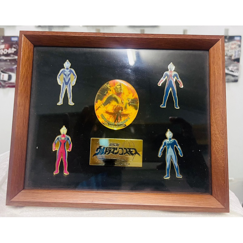 Limited 400 unit Ultraman Cosmos 2 Frame Pin Set | Shopee Malaysia
