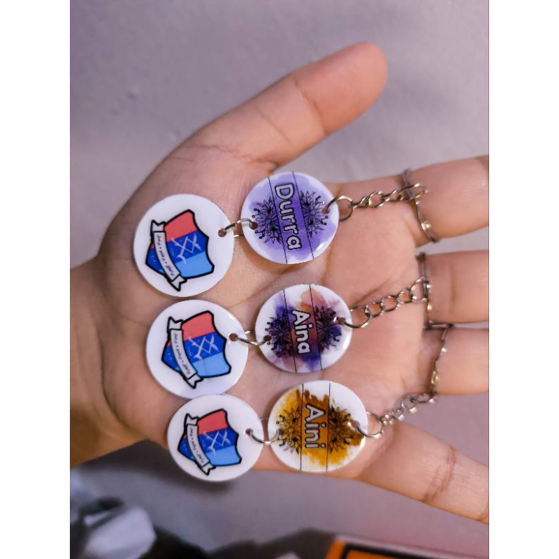 (1 pcs) keychain custom Nama dan logo sekolah handmade hadiah cikgu ...