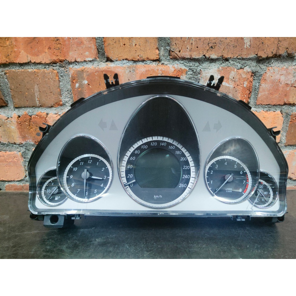 Original Mercedes Benz W212 2009-2012 Meter Cluster Speedometer Speed ...
