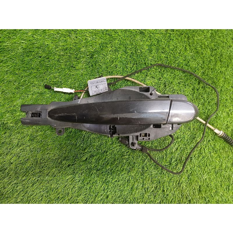 BMW E90 FRONT DOOR OUTER HANDLE LEFT HAND ( PASSENGER ) | Shopee Malaysia