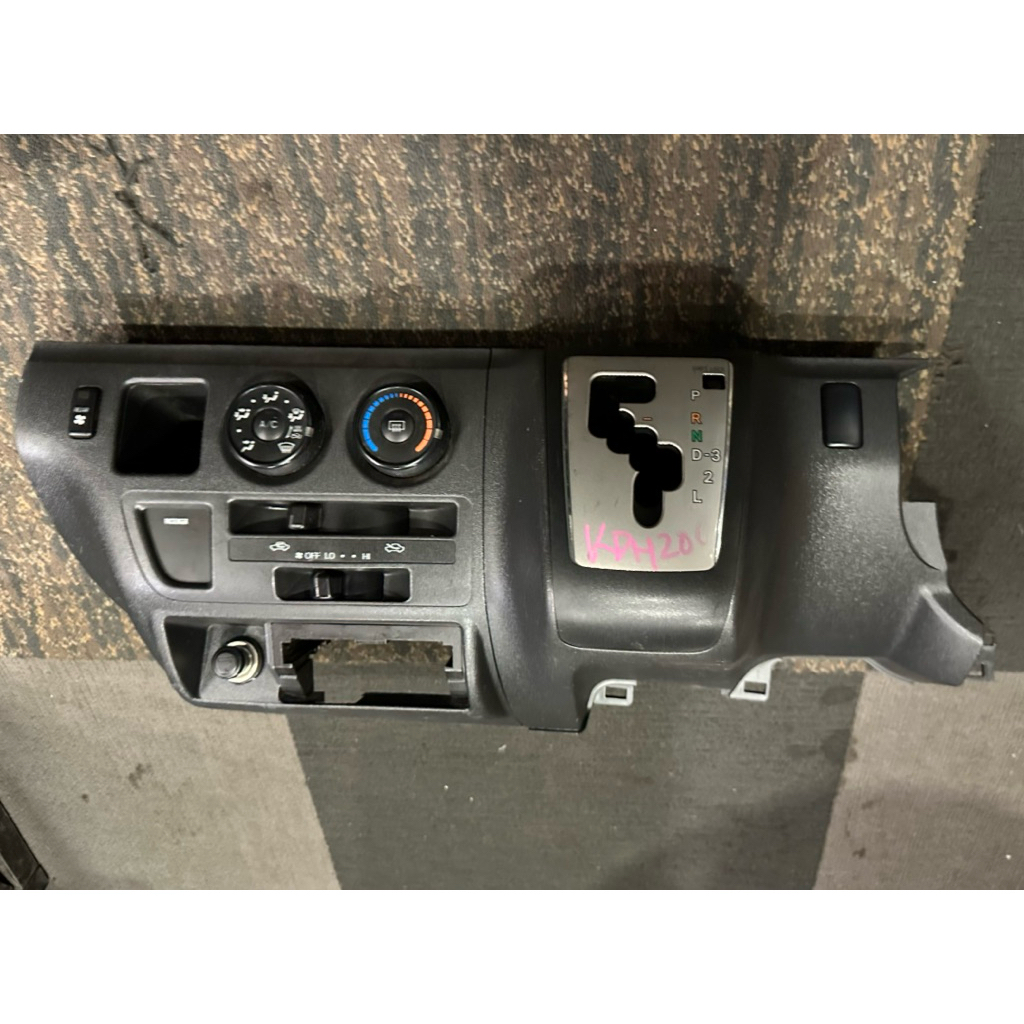 USED ORIGINAL TOYOTA HIACE KDH200 INTERIOR DASHBOARD PANEL FULL SET ...