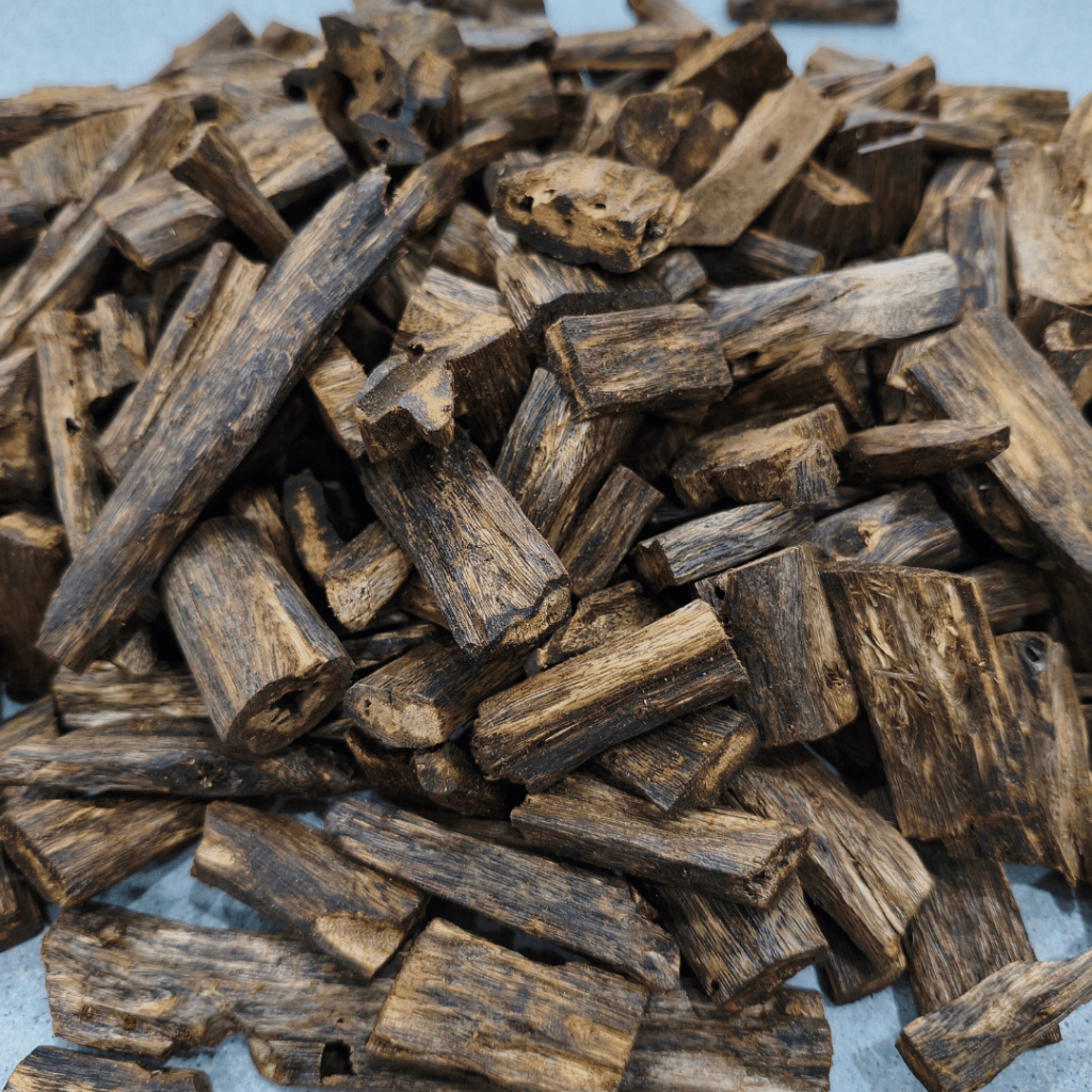 PURE KYNAM/KYARA AGARWOOD OUD CHIPS GRADE A+. KAYU GAHARU KYNAM/KYARA ...
